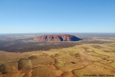410-inselberg-Uluru-Ayers-Rock-07.jpg — Planet-Terre